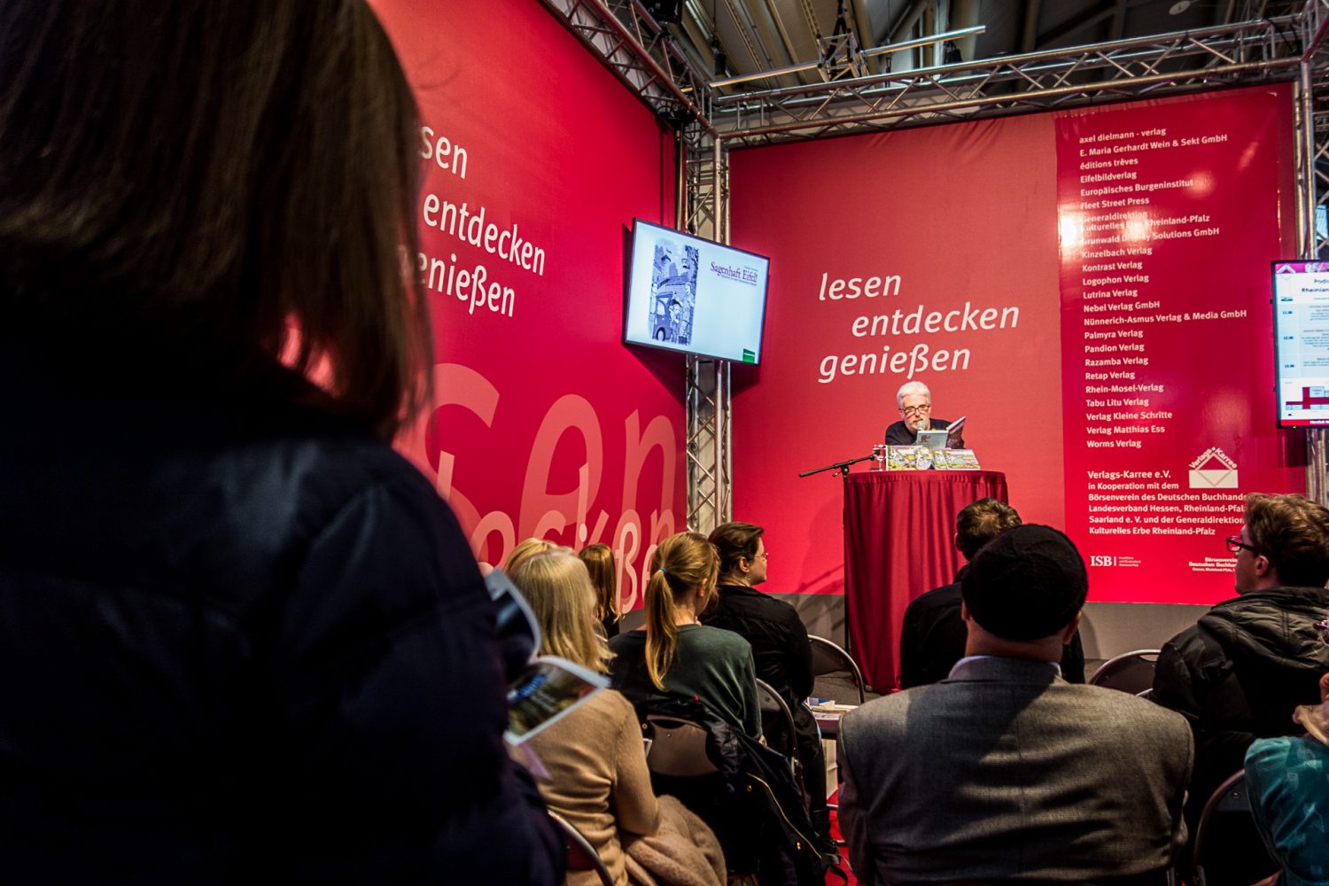 Christian Humberg liest aus Sagenhaft Eifel – Das Schloss am ...